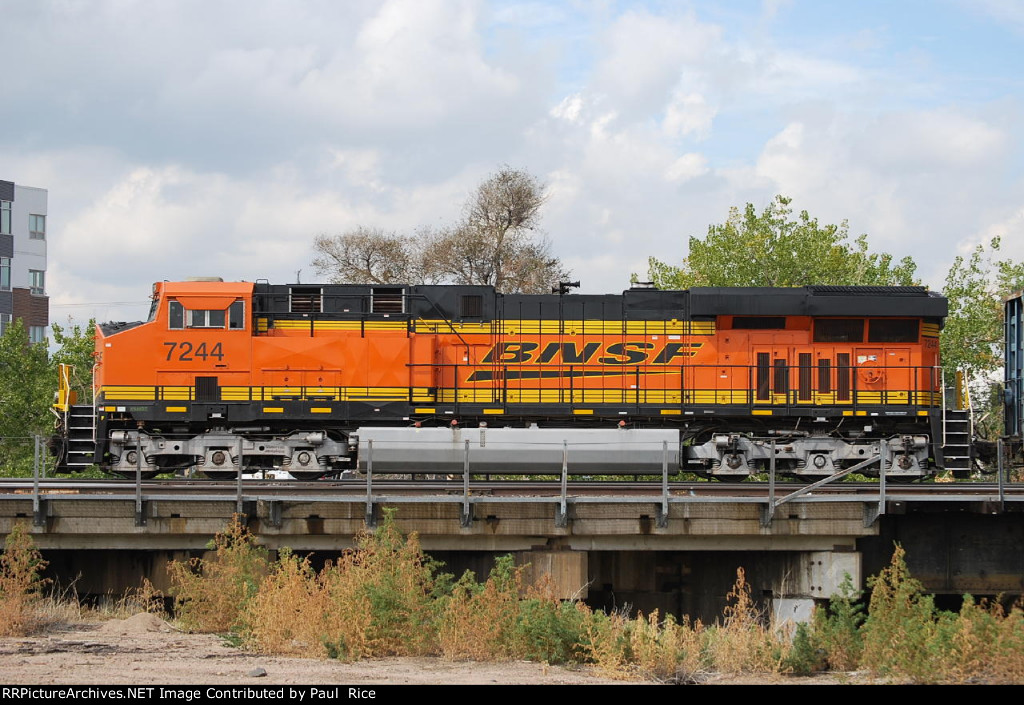 BNSF 7244